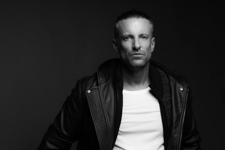 DANIEL POWTER